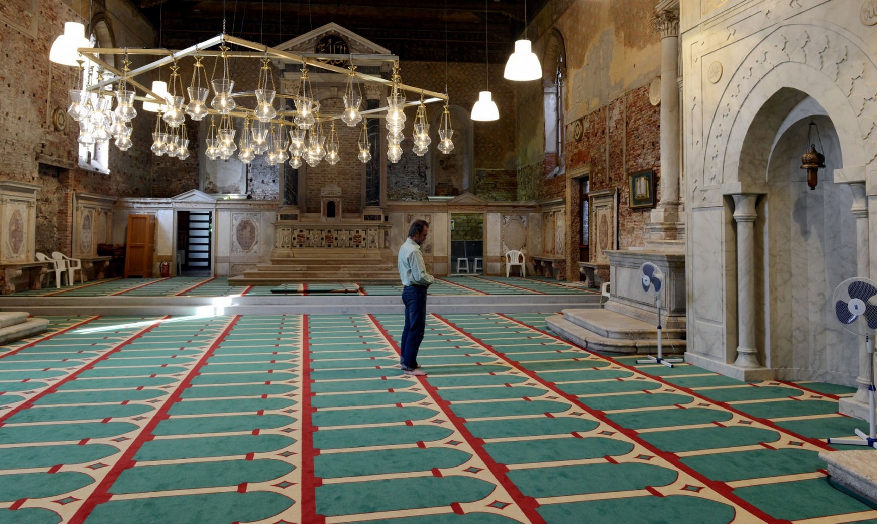 Artist draws controversy turning church into Venice’s first mosque ...